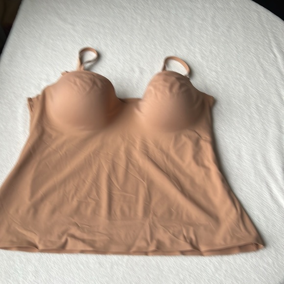 SKIMS | Tops | Skims Contour Lift Tank | Poshmark